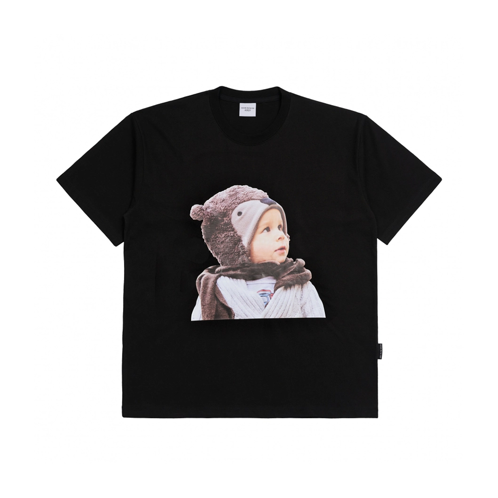 acmé de la vie Baby Face Muffler Boy T-Shirt Black – voilà.id