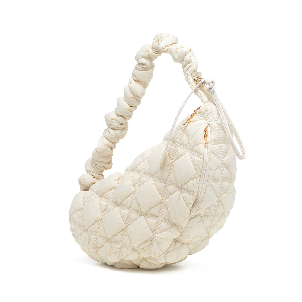 Carlyn Cozy M Crossbody Bag Ivory – voilà.id