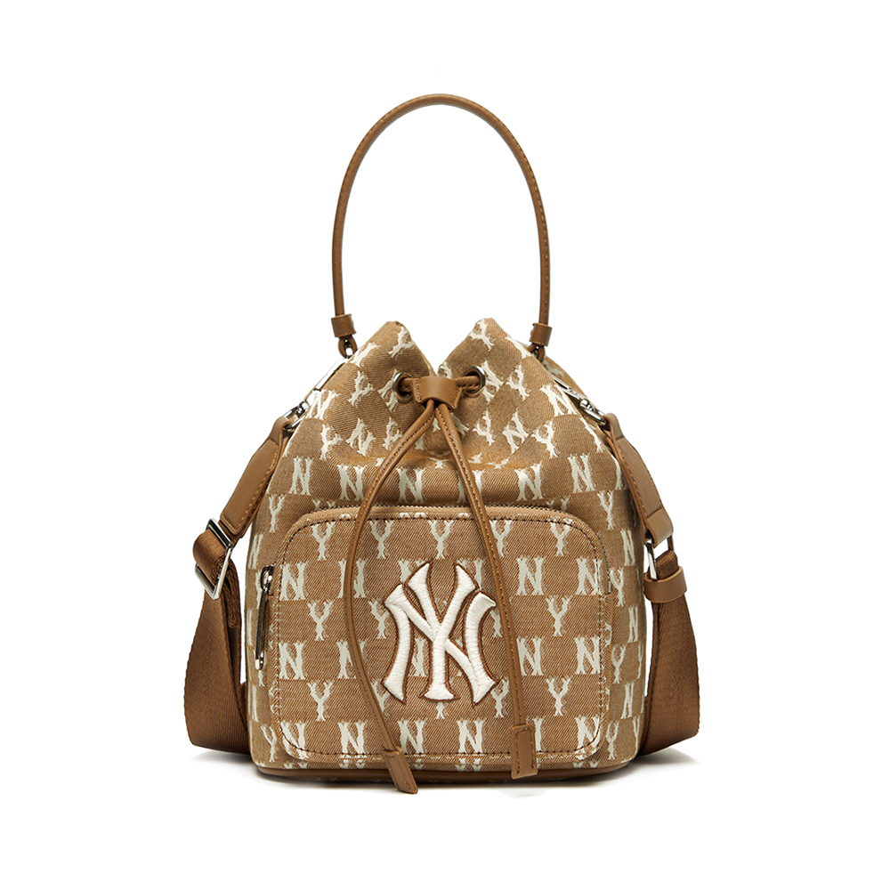 MLB NY Yankees Monogram Jacquard Bucket Bag Beige – voilà.id