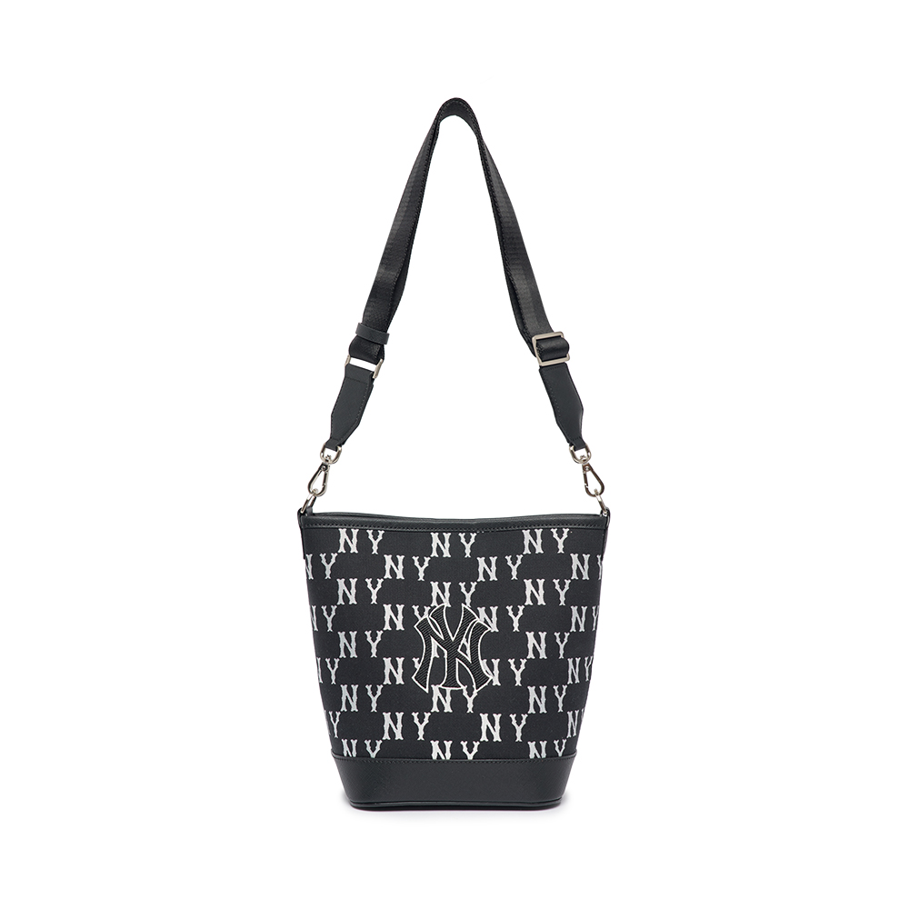 MLB NY Yankees Monogram Jacquard Bucket Bag Black – voilà.id